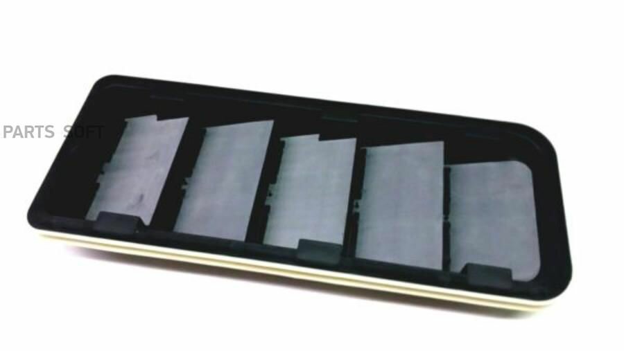 Лючок вентиляции задний