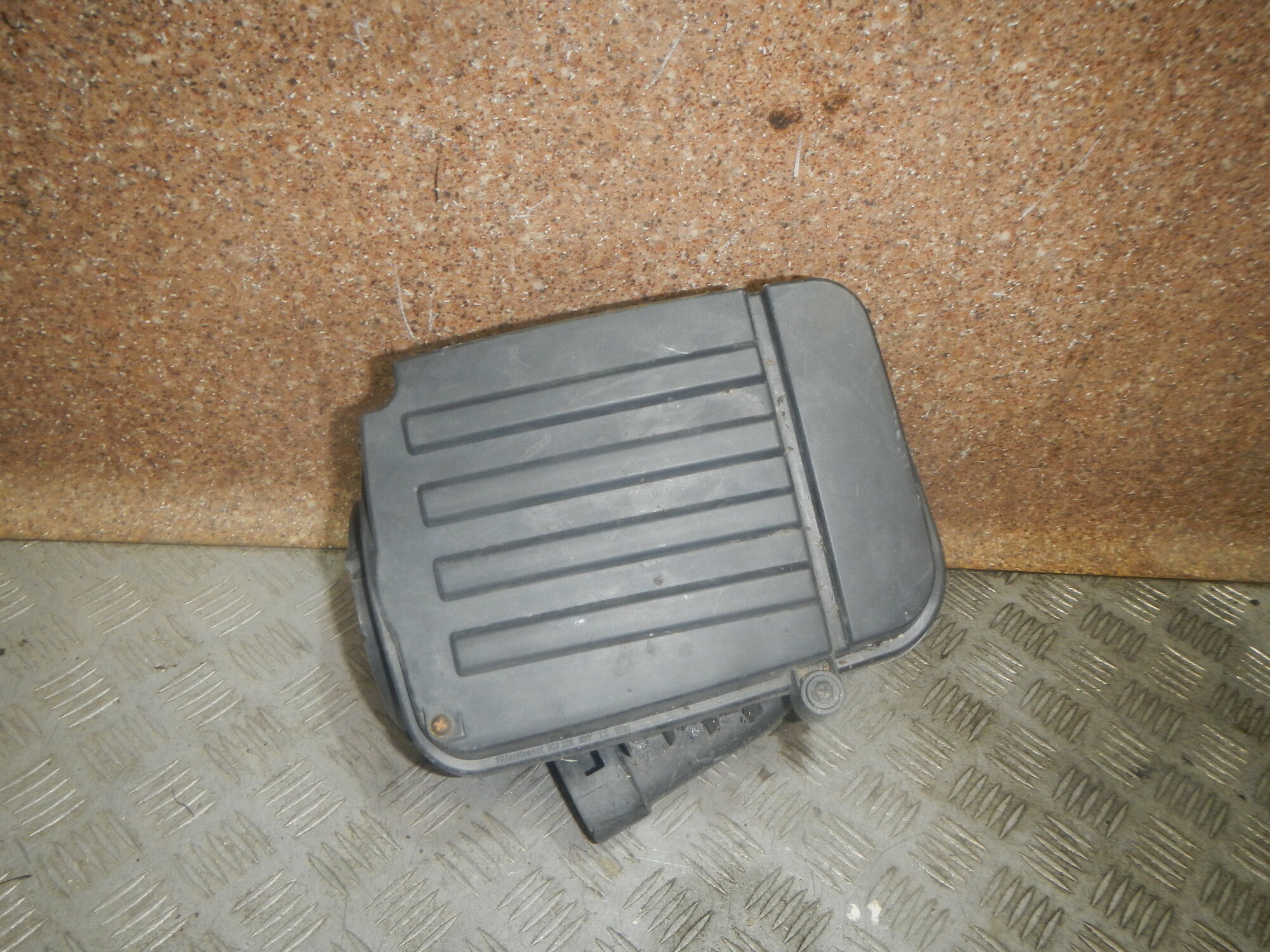 Б/У Корпус воздушного фильтра, Skoda (Шкода)-OCTAVIA A5 (1Z) (04-) SKODA OCTAVIA A5 (1Z) (04-) Сломано крепление, отколо...