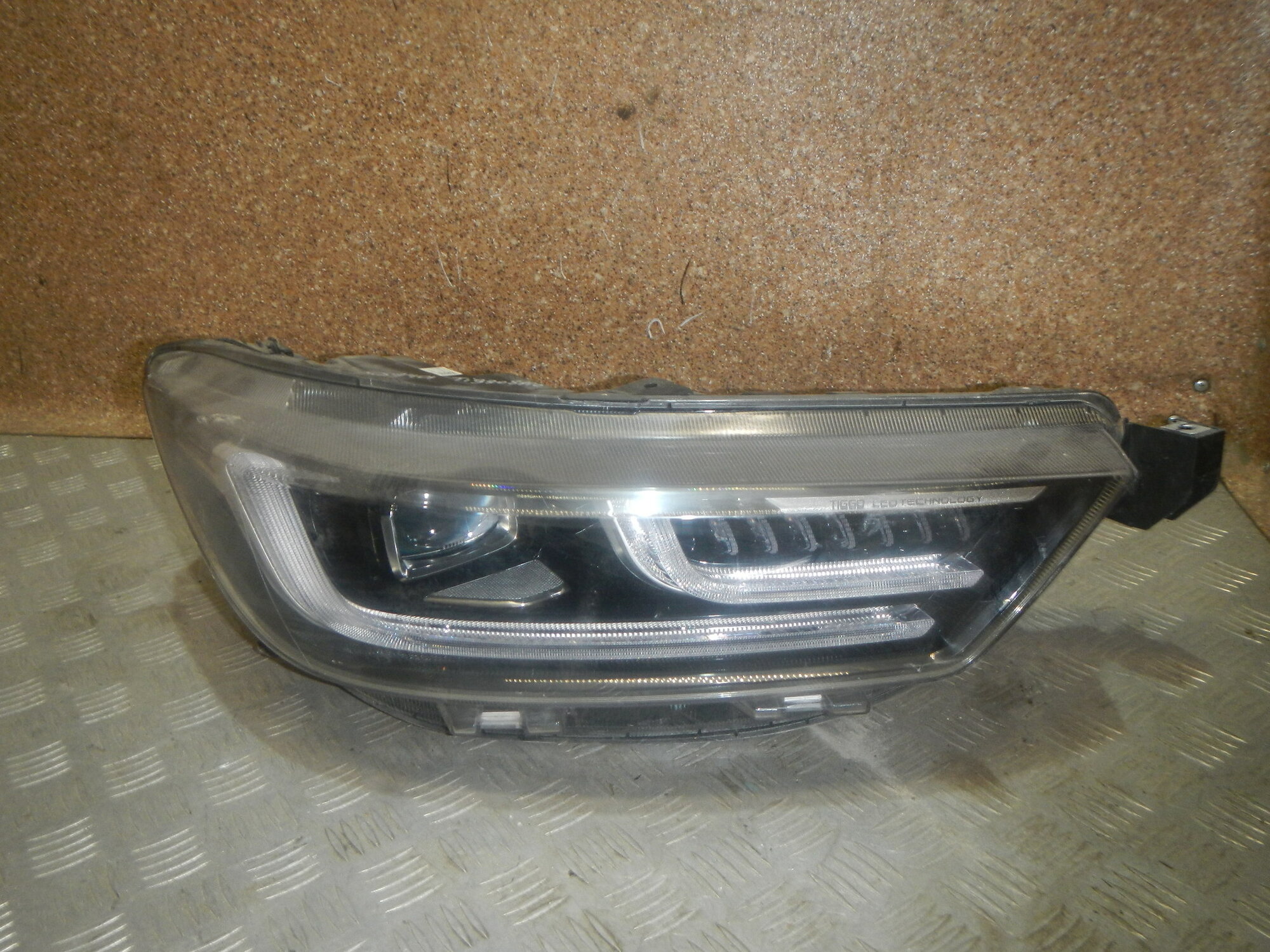 Б/У Фара правая, Chery (Чери)-TIGGO 8 PRO (20-) Chery TIGGO 8 PRO (20-) LED, с блоком Сломано 3 крепления, трещина на кор...