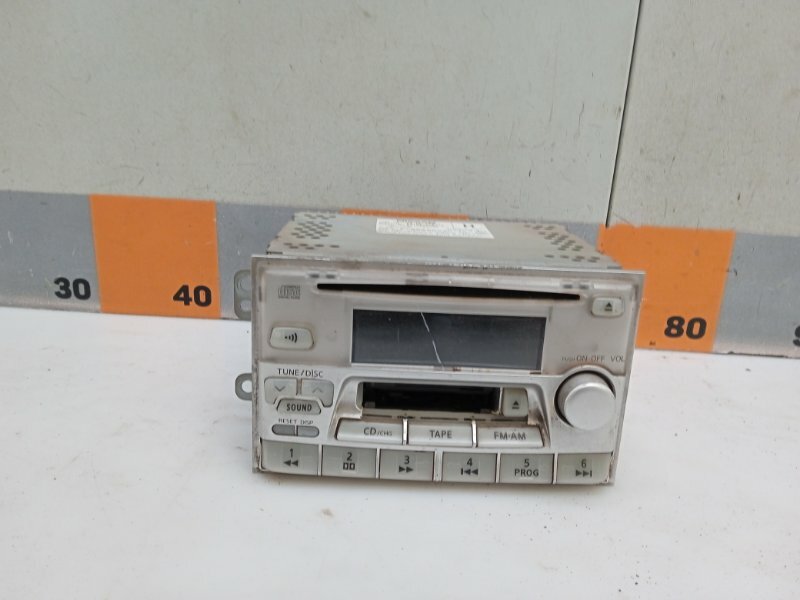 Б/У правый руль, Ниссан Куб Z10 Магнитола Nissan Cube 2001 ANZ10, AZ10 270475 NISSAN арт. 28188AP810