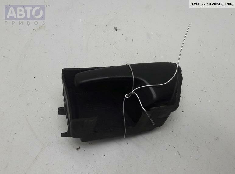 Ручка двери внутренняя передняя левая Volkswagen Golf-3