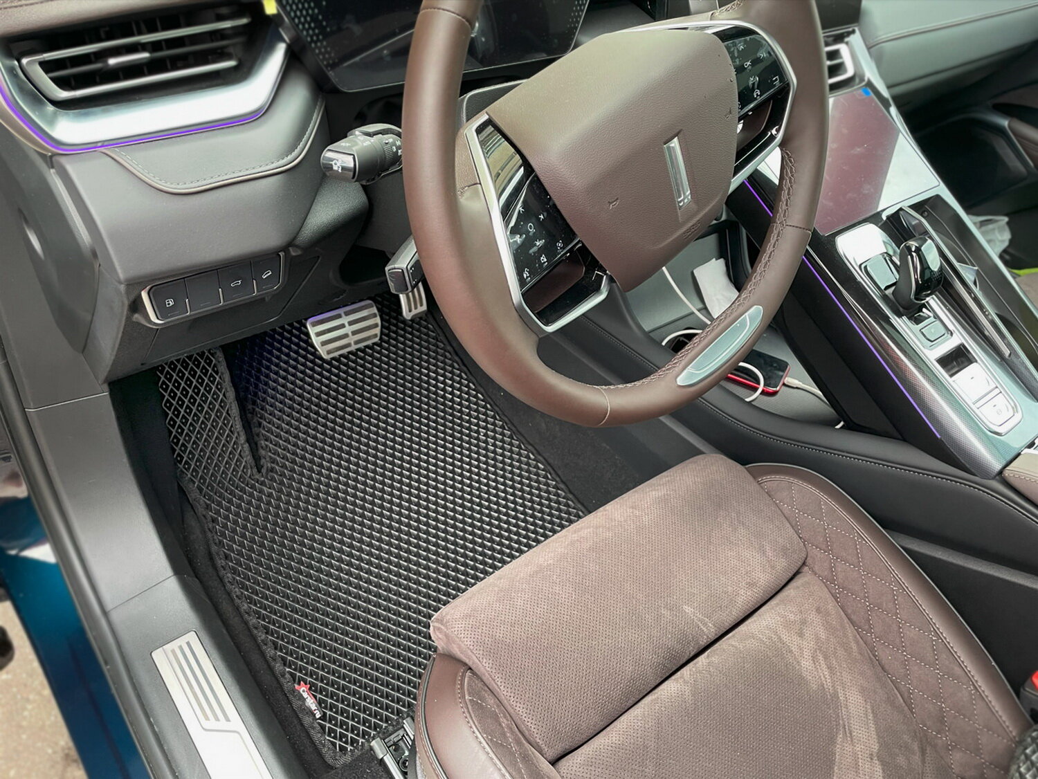 Автомобильные коврики EVA для Wey 05 (Coffee 01) (2023-), чёрные с чёрным кантом, ячейка - ромб