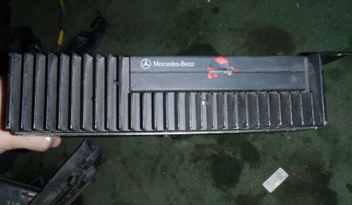 Чейнджер компакт дисков W210 E-klasse Mercedes-Benz A0028207989