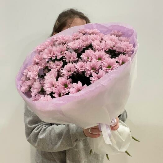 Букет Boom Bouquet, из хризантем пудрового цвета в пленке,9 цветов