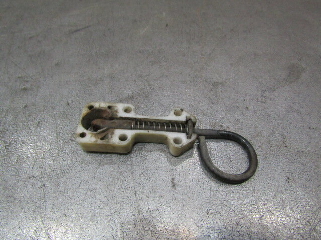 Замок крепление фары Renault Premium