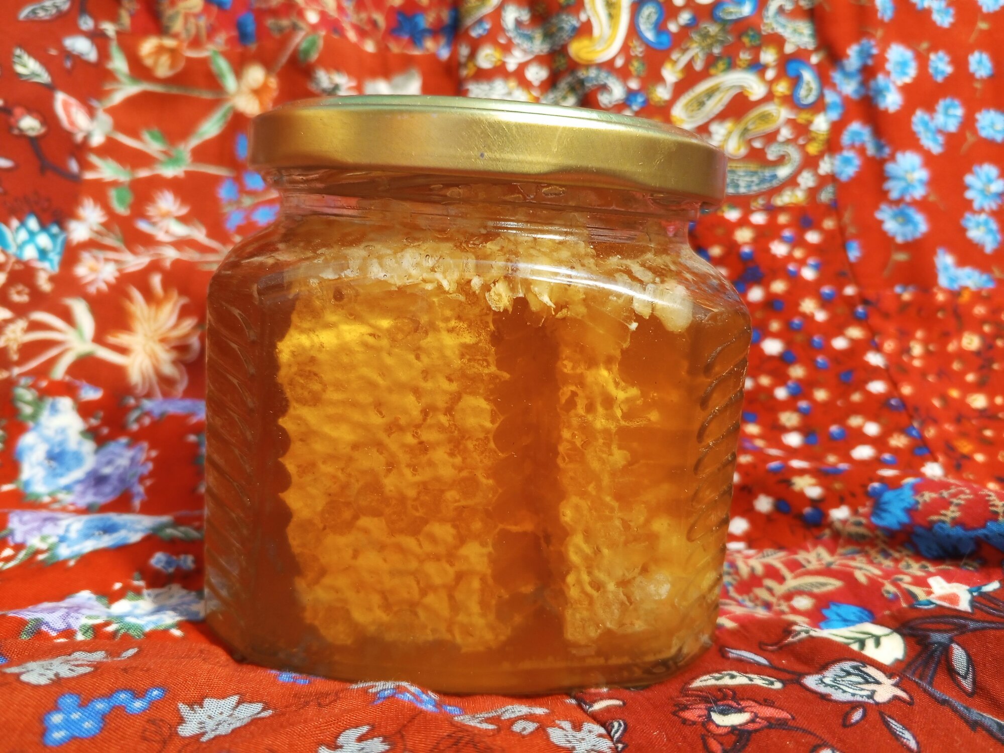 Мед в сотах, натуральный, урожай 2025г, в стеклянной банке, 750гр