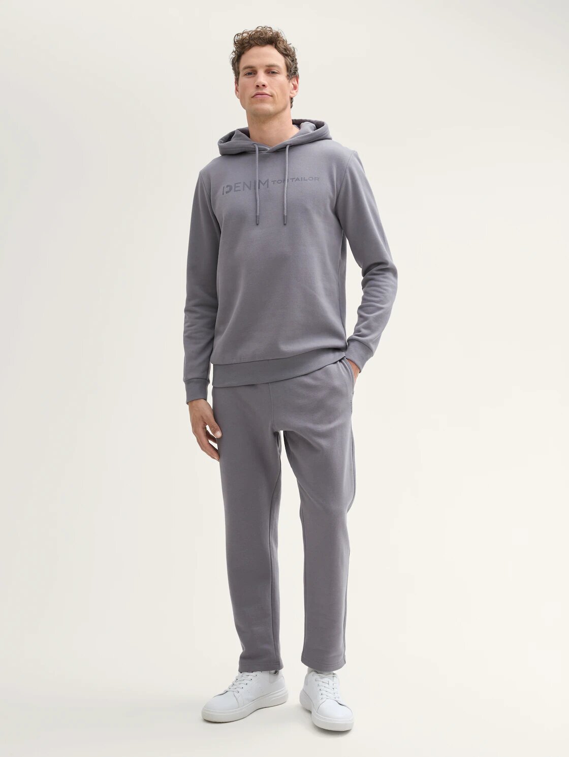 Брюки спортивные