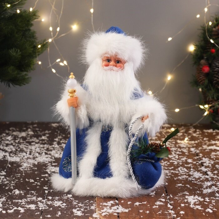 Дед Мороз под елку Зимнее волшебство "Зимнее волшебство. Новогодняя игрушка в пушистой шубе, с мешком" двигается, 30 см, синий