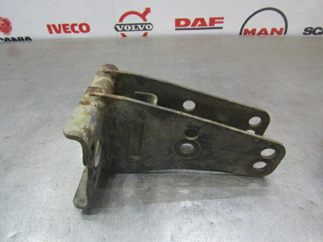 Кронштейн усилителя переднего бампера правый Mercedes Axor