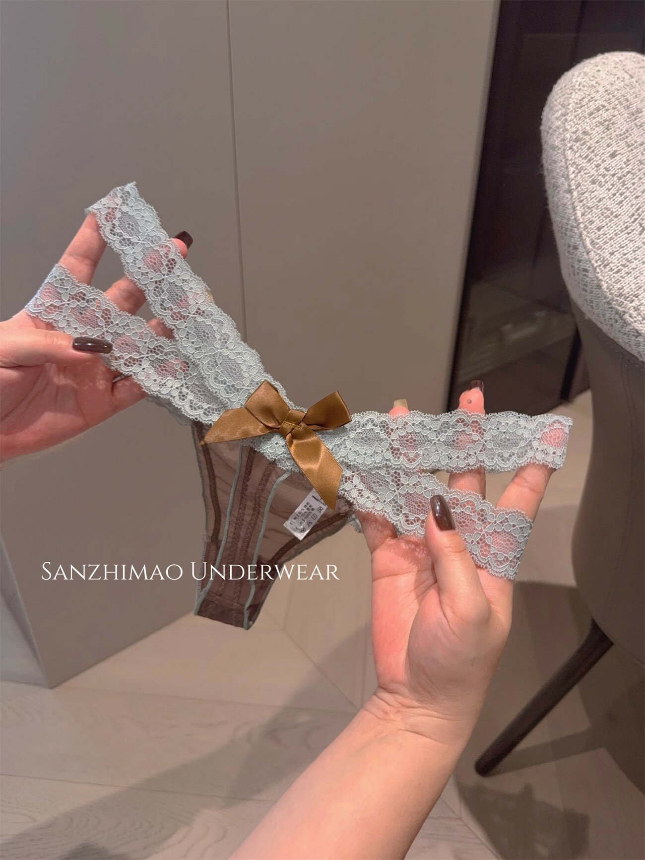 Сексуальные кружевные трусики-стринги для девочек, с низкой талией, бесшовные, сетчатые трусики-стринги с бантиком для молодых девушек