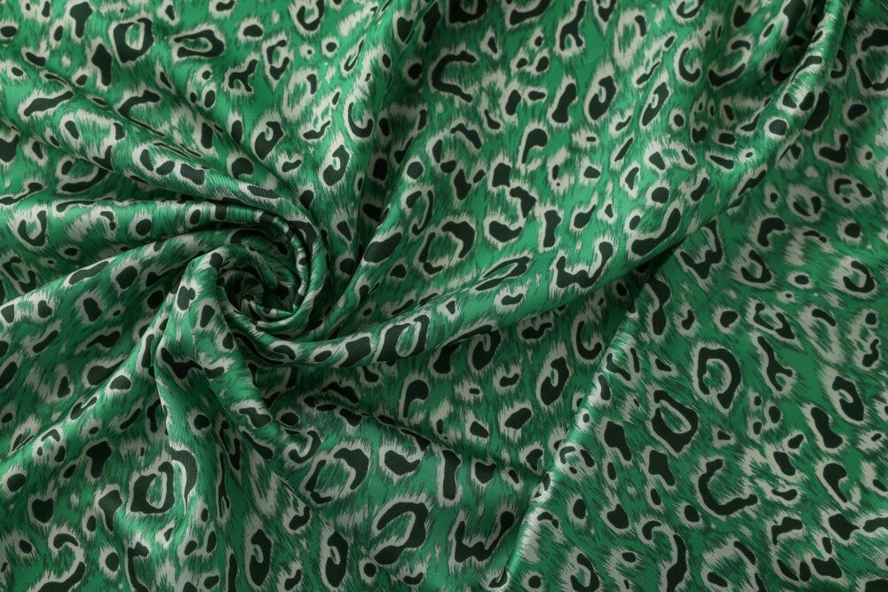 Ткань твил зеленый леопард (вискоза для шитья), ширина 1.37 м