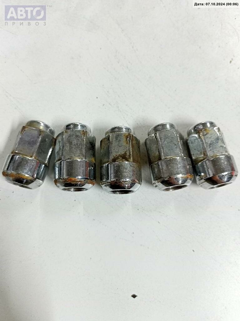 Болт колесный (гайка колесная) Honda CR-V (2007-2011)