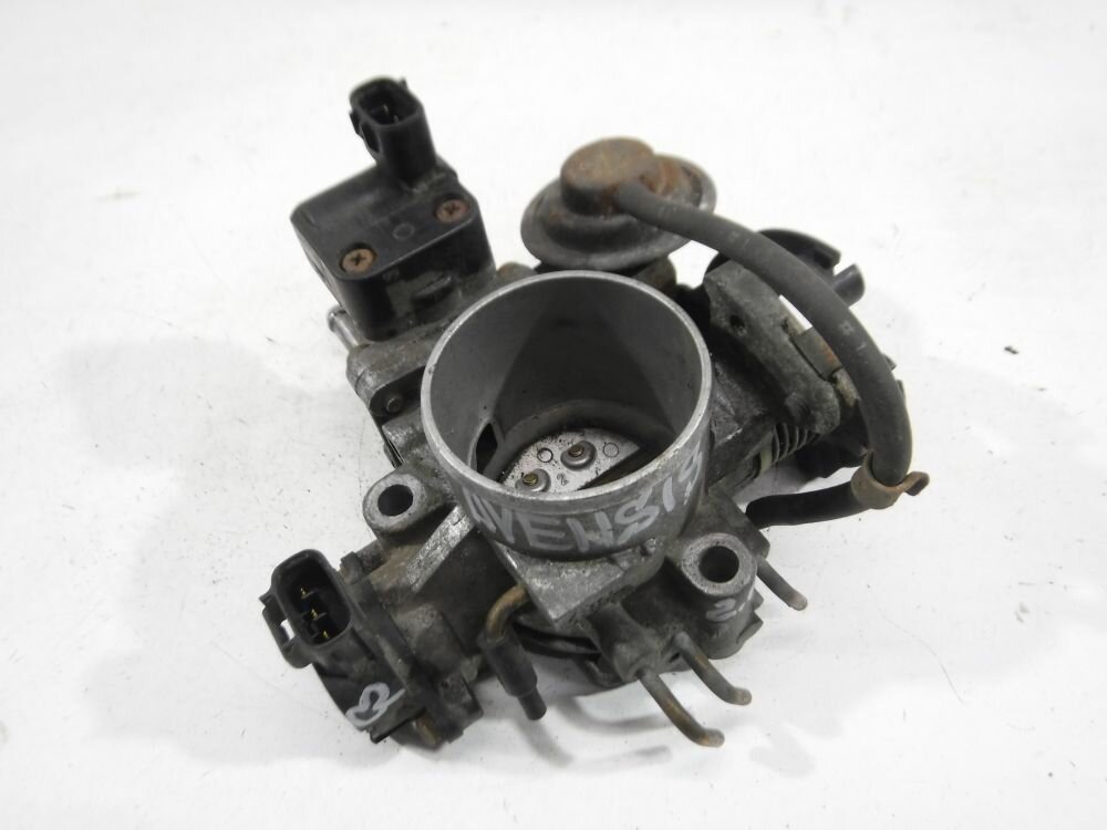 Дроссельная заслонка Toyota Avensis I