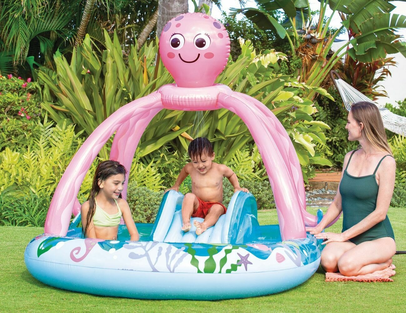 Надувной игровой центр Intex Дружелюбный осьминог с фонтанчиком, 234х183х150 см, от 2 лет, 56138