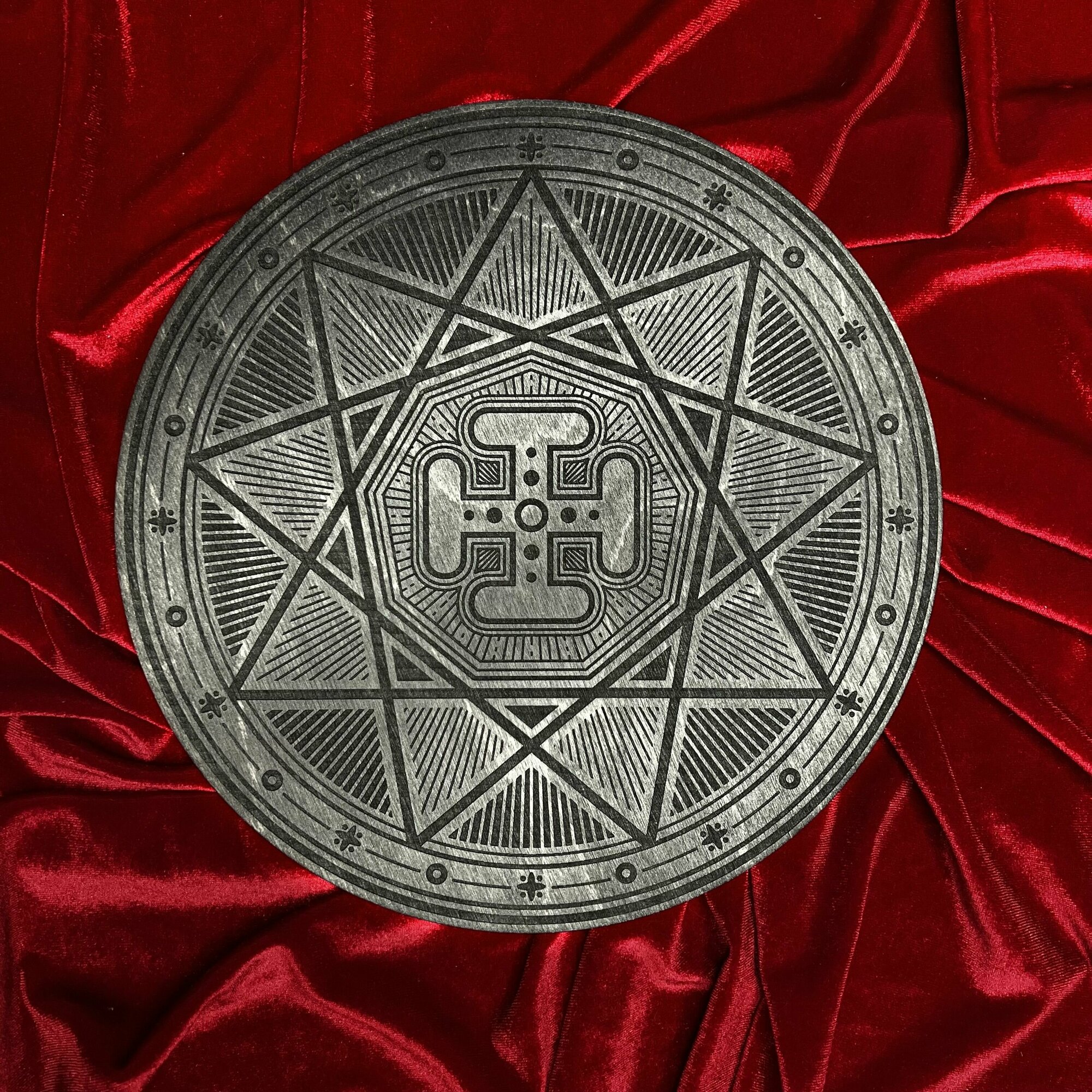 Деревянный алтарь для гаданий и ритуалов Звезда Инглии , 25 см