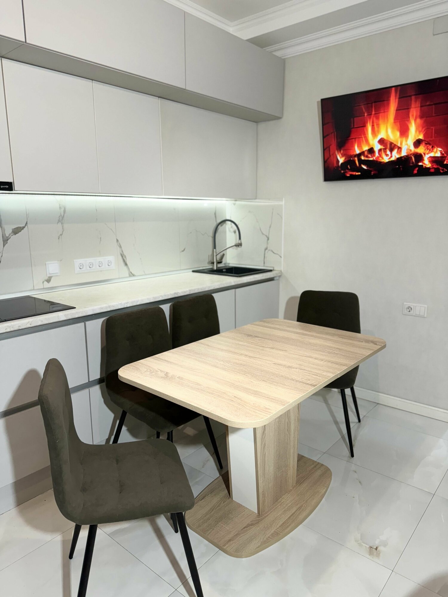 Кухонный стол и стулья комплект Обеденная группа