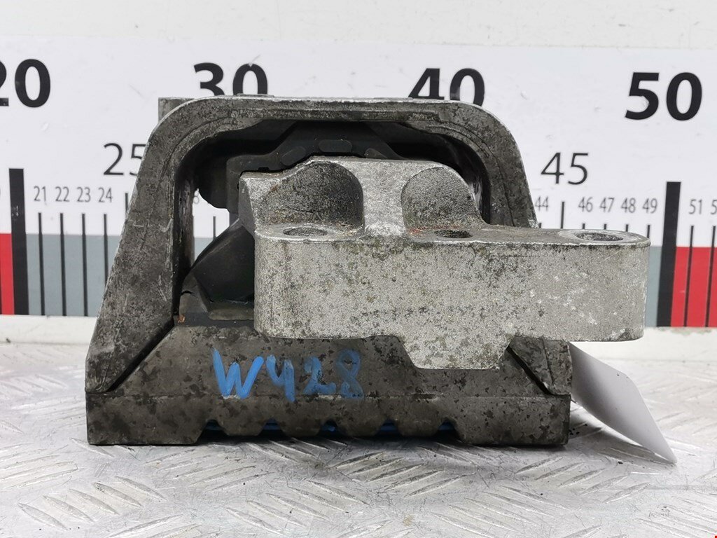 Подушка (опора) крепления двигателя Volkswagen Golf 5 1K0199262BA арт. 1961407