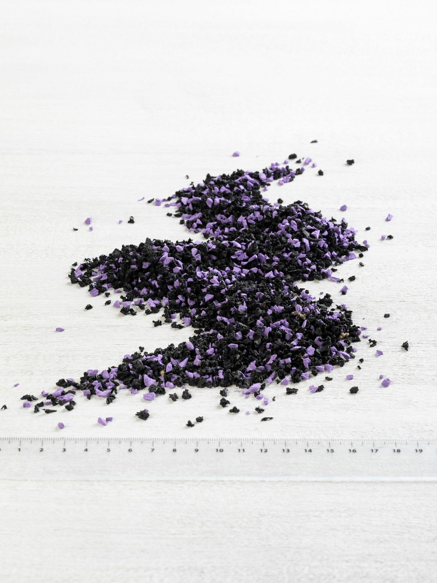 Резиновая крошка EPDM / цветная каучуковая крошка черно-сиреневая, 1 кг