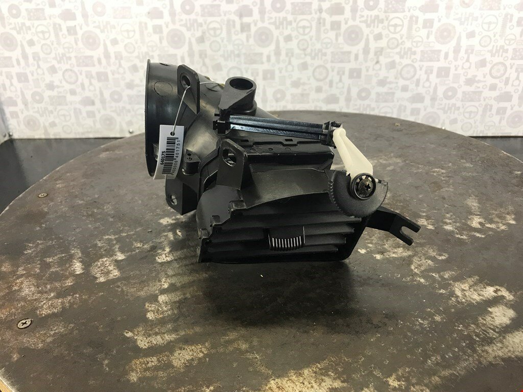Дефлектор обдува салона / 640175 66110FC040 8235426000 для Hyundai Santa Fe 1 (SM) (с пробегом)