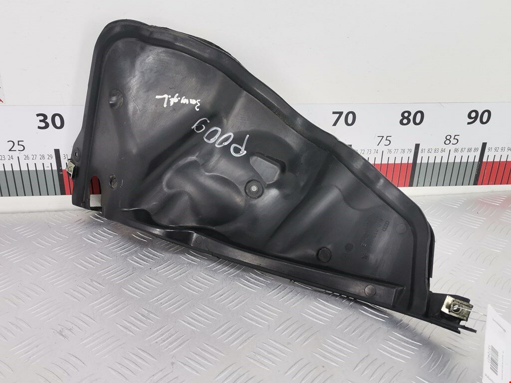Защита двигателя Audi Q7 4L 4L0819511 арт. 1572401