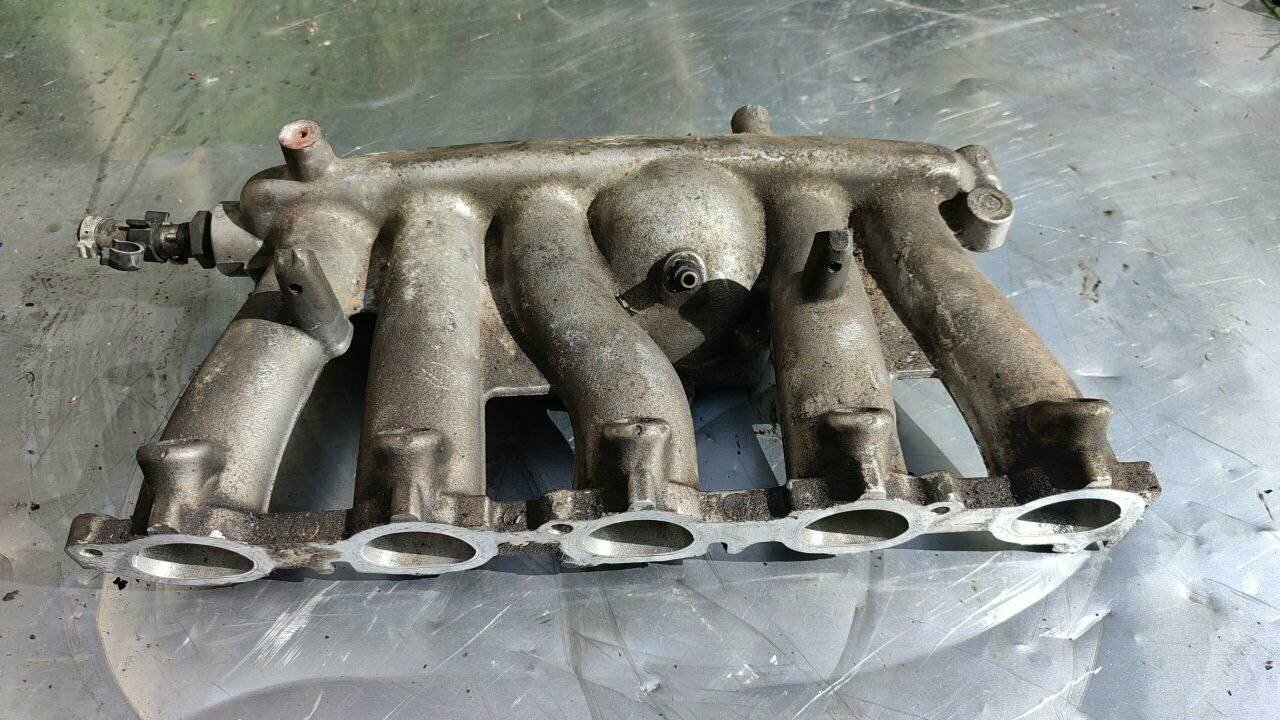 Впускной коллектор Volvo S60 (2000 - 2004) 09447005