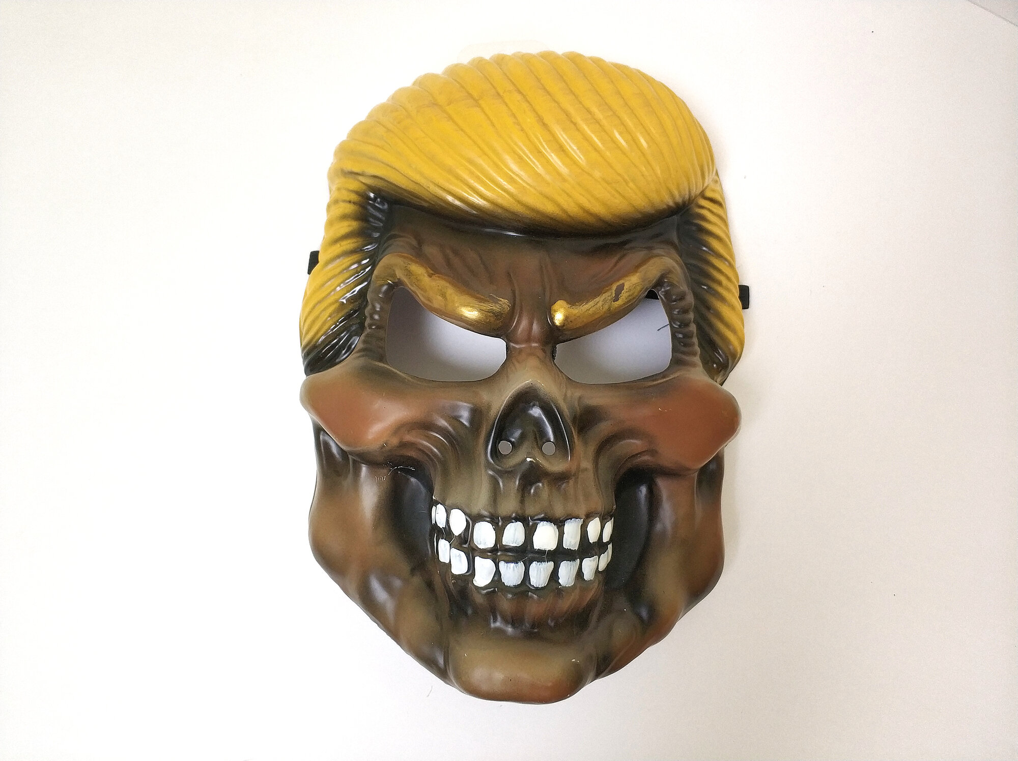 Маска Торговец смертью BM572, коричневый пластик, без размера