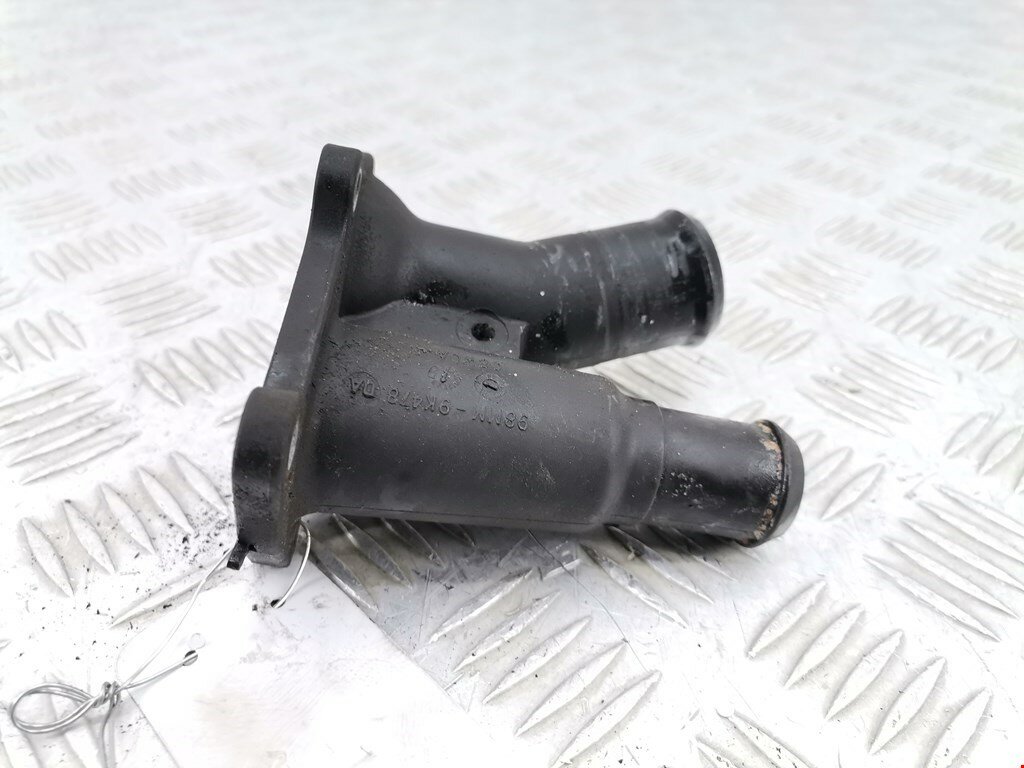 Корпус термостата Ford Focus 1 98MM9K478DA арт. 1989618