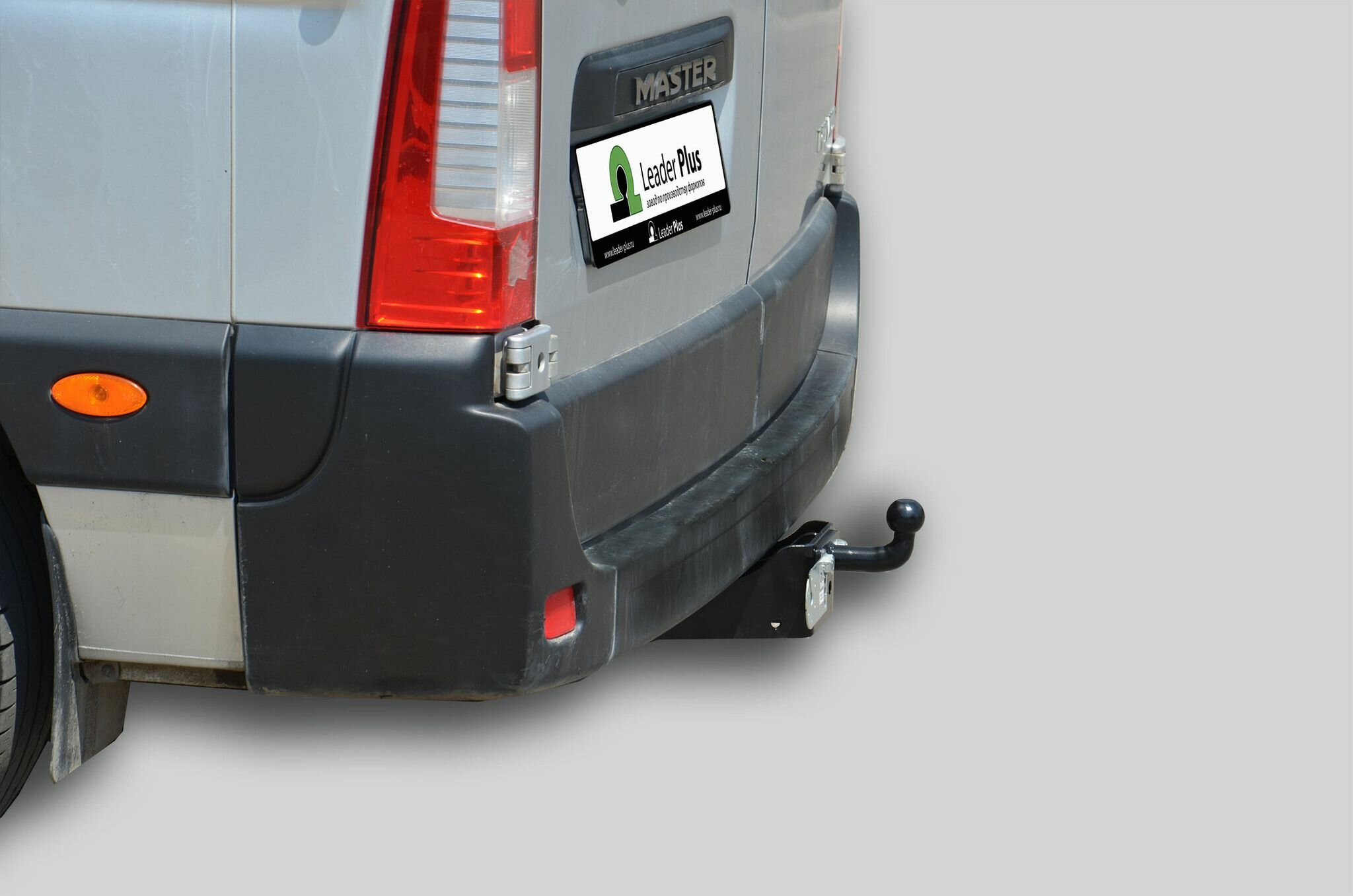 Фаркоп(прицепное) Лидер-Плюс для RENAULT MASTER (фургон) 2010 - . г. в.(паспорт и сертификат в комплекте)(без электрики)R121-F