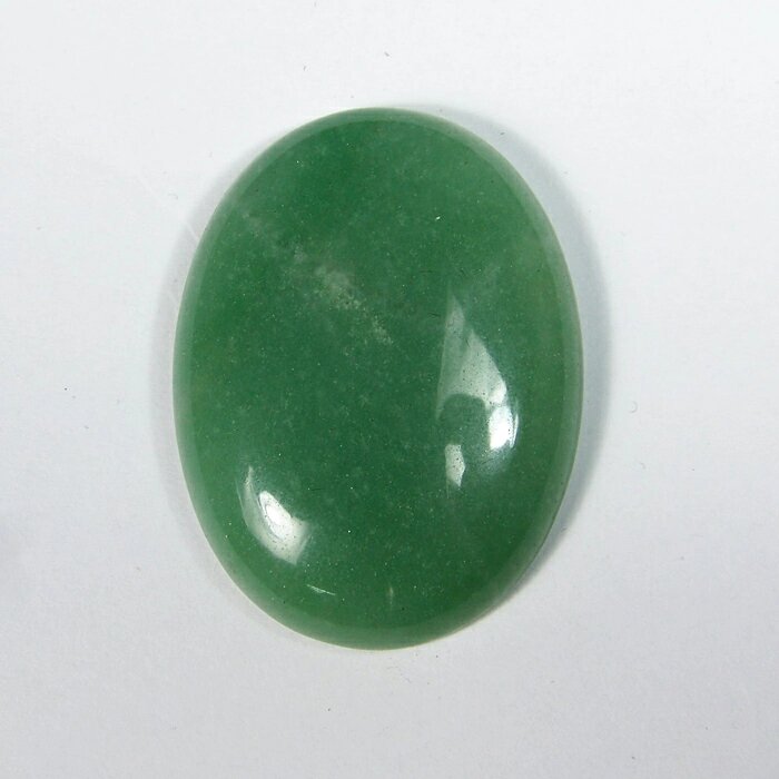 Кабошон из кварца (имитация нефрита) овал 40*30*7мм.