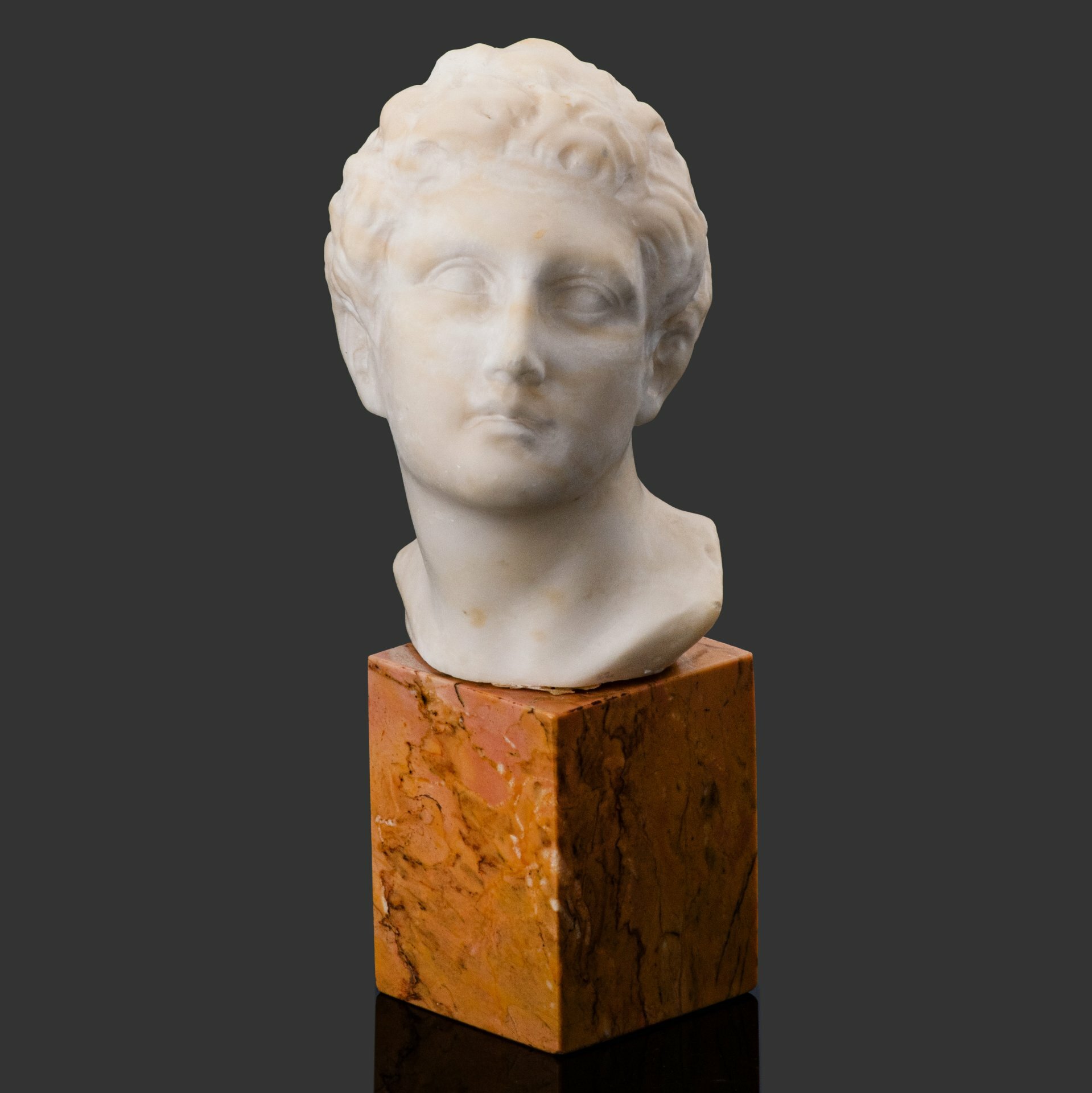 Бюст "Голова юноши", мрамор, резьба, камень, Западная Европа, 1880-1900 гг.