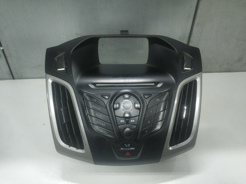 Б/У Центральная в сборе, Форд Фокус 3 Накладка декоративная Ford Focus 2011- 3 46850 FORD арт. BM5118835AEW