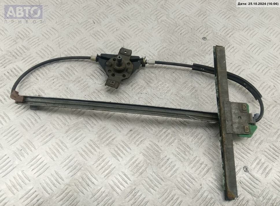 Стеклоподъемник механический задний правый Volkswagen Golf-2