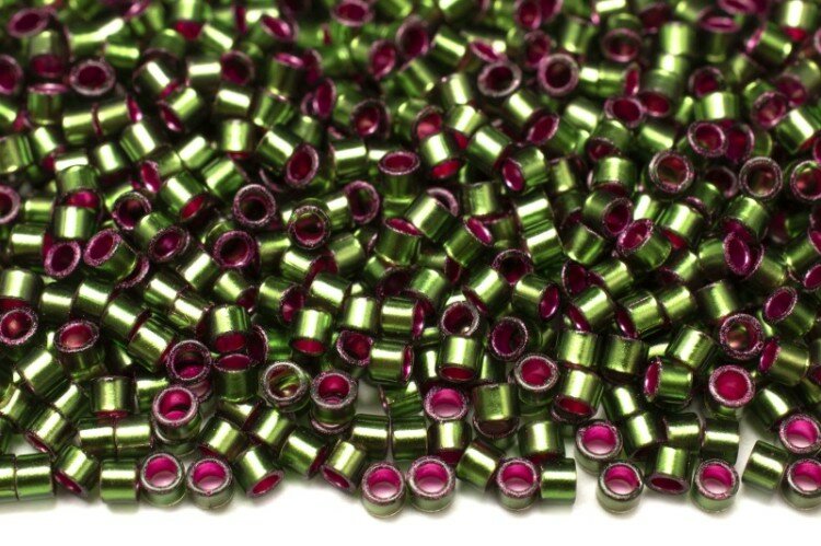 Бисер японский TOHO AIKO цилиндрический 11/0 #2204 оливин/розовый матовый, окрашенный изнутри, 5 грамм
