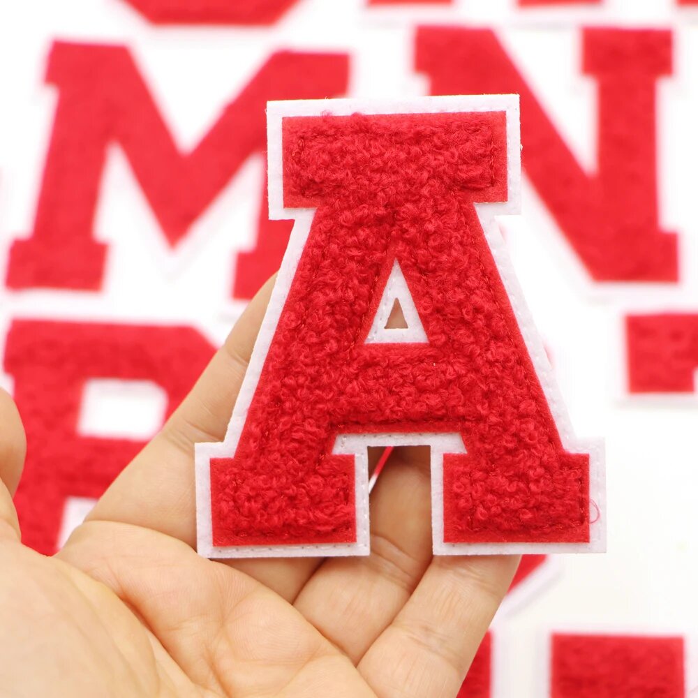 Термоклейкие нашивки с красными буквами для вышивки A