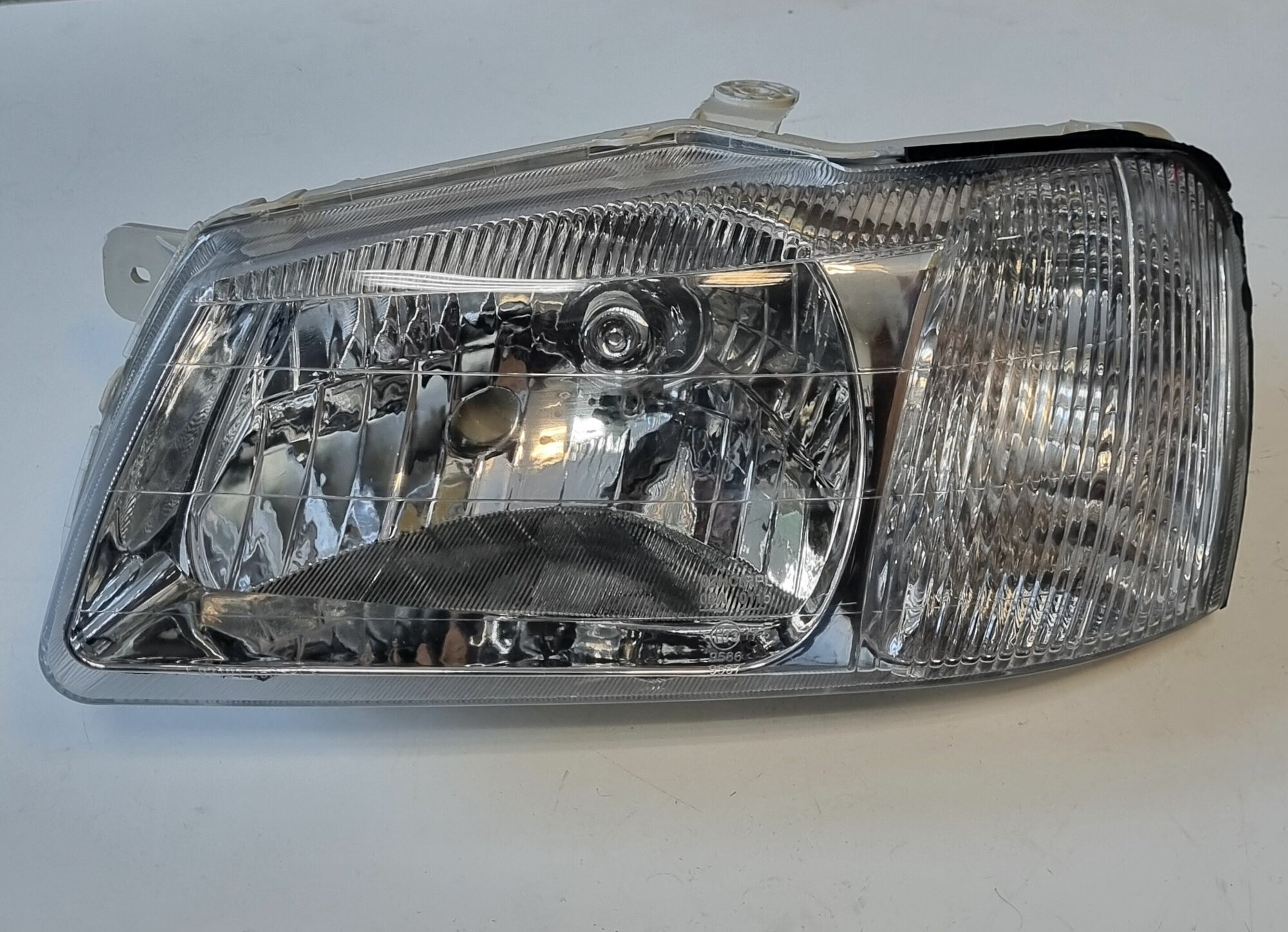 Фара левая O.E.M Hyundai Accent [1.3 16V 5MT седан]