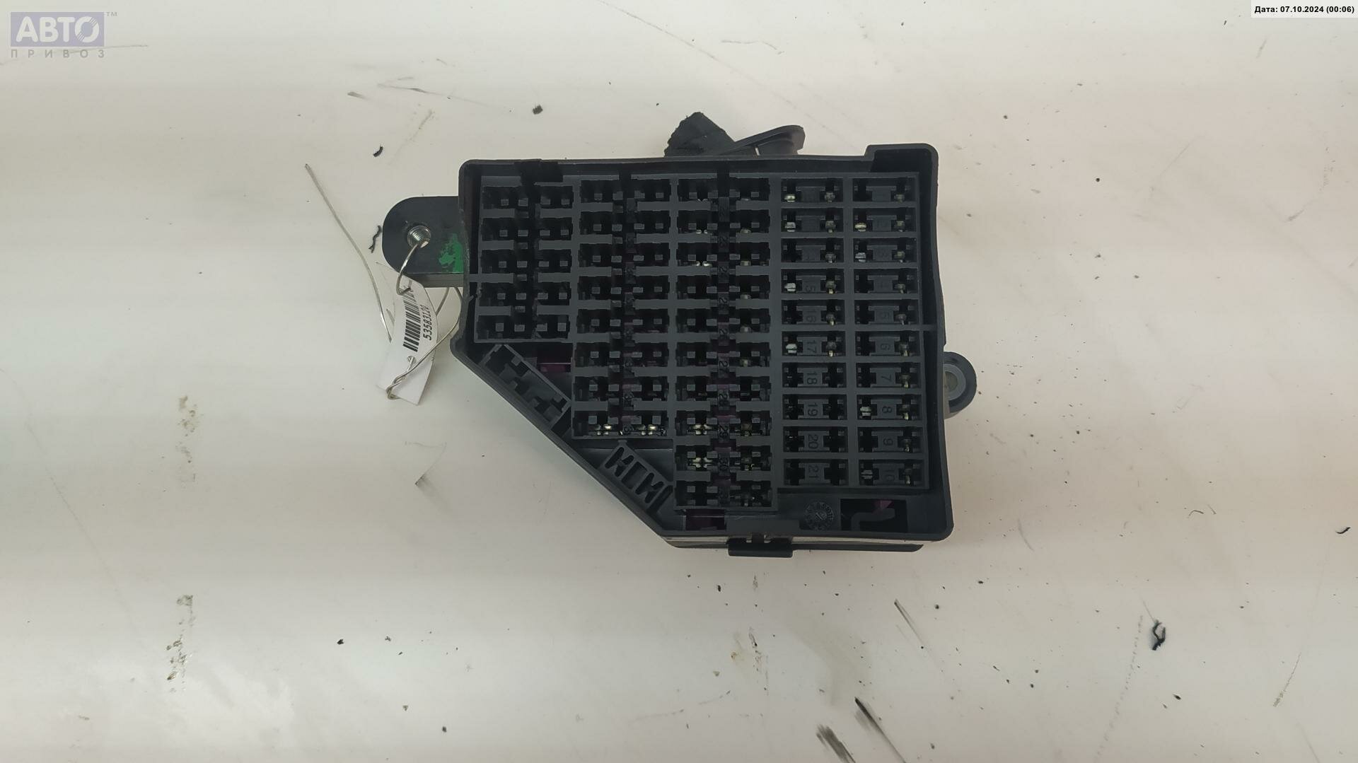 Блок предохранителей Volkswagen Passat B6