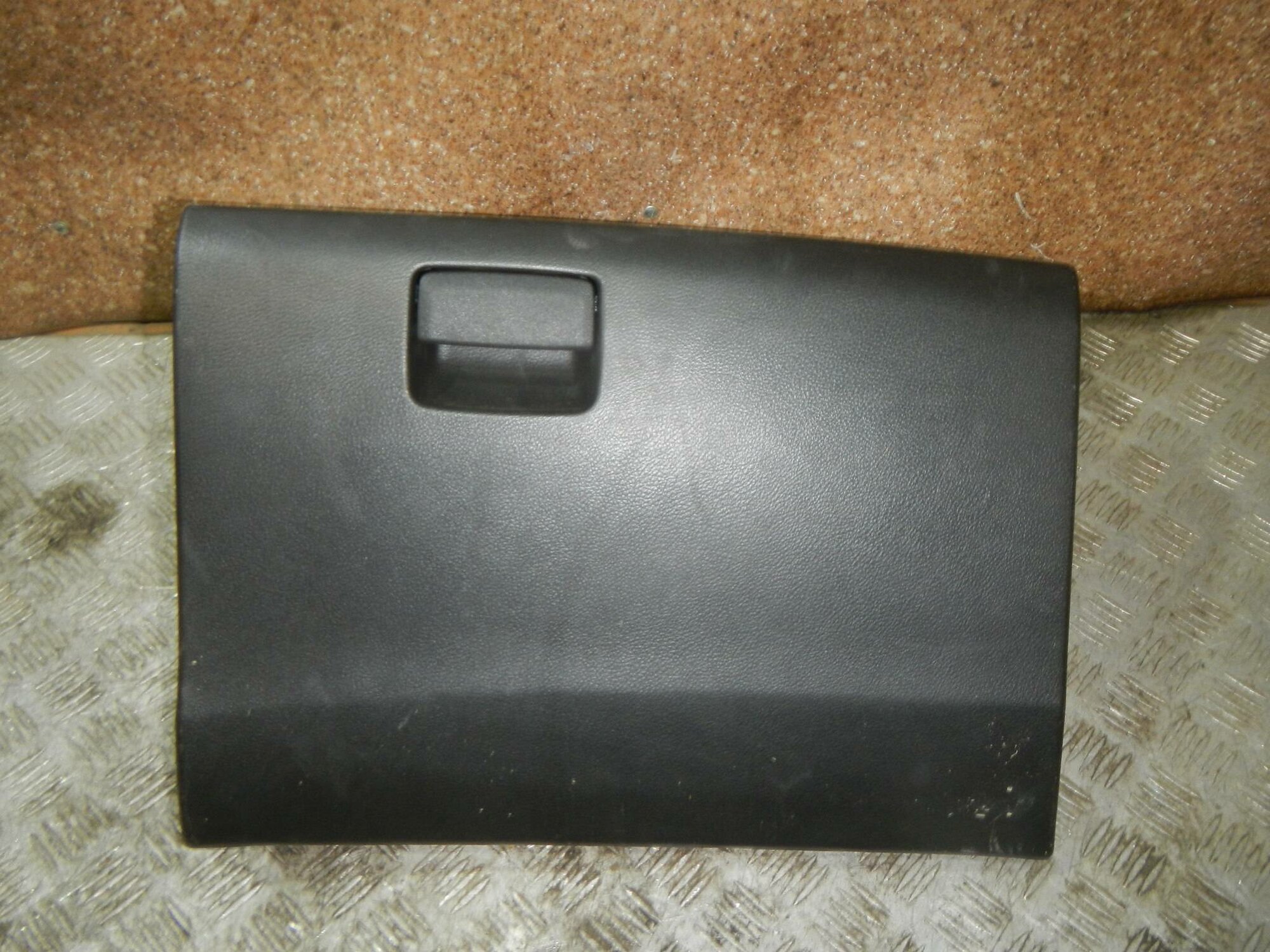 Б/У Бардачок, Suzuki (Сузуки)-SX4 (14-) SUZUKI SX4 (14-) Без повреждений. 332763 SUZUKI арт. 7341061M105PK
