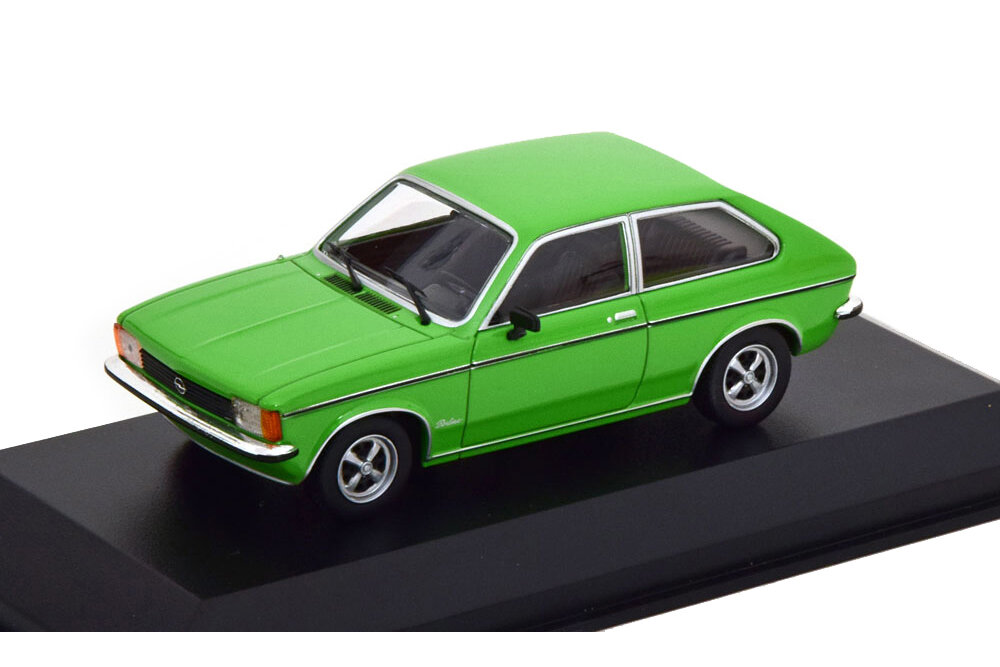 Модель коллекционная MAXICHAMPS Opel kadett c city 1978 green