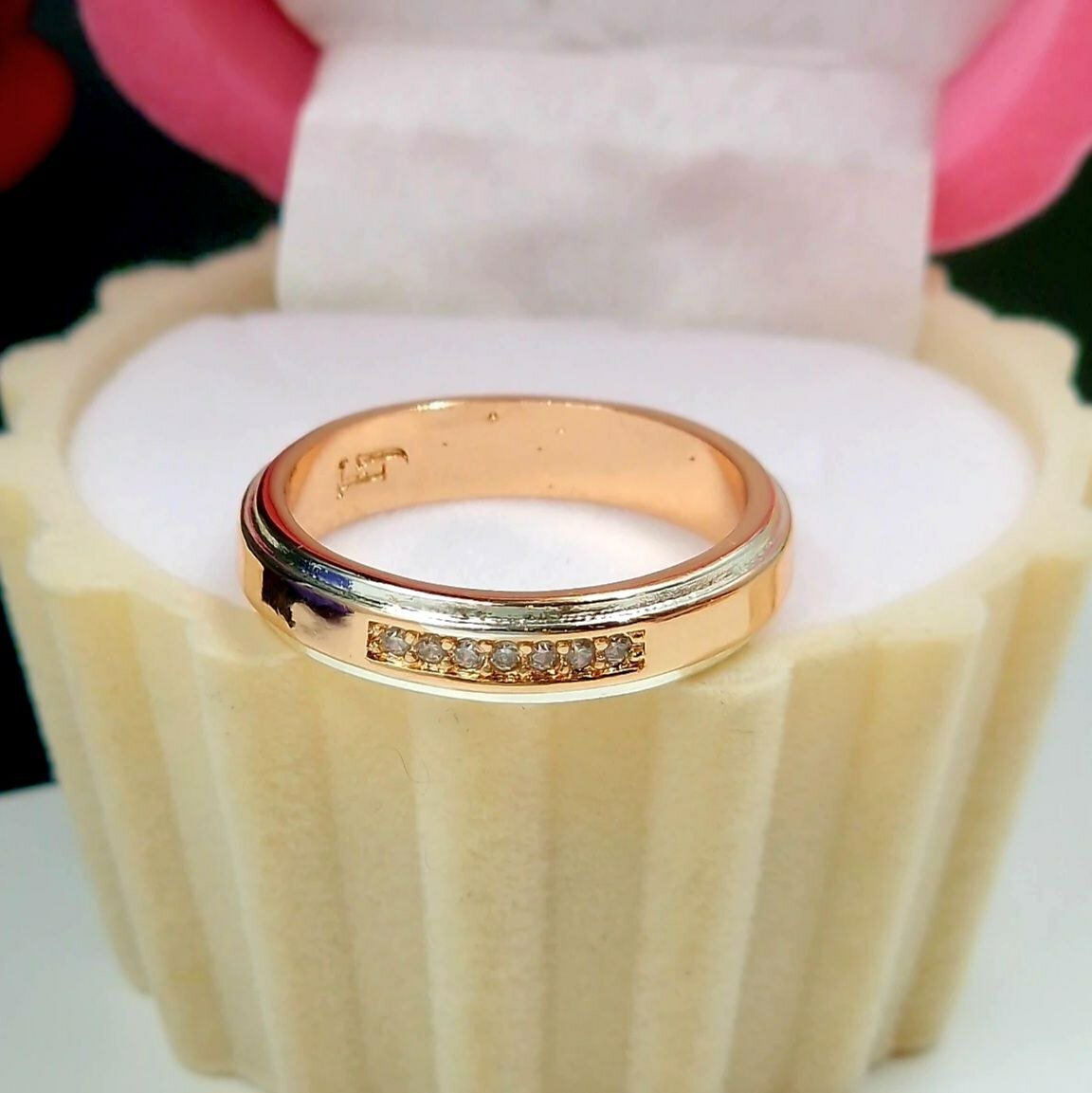 Кольцо, фианит