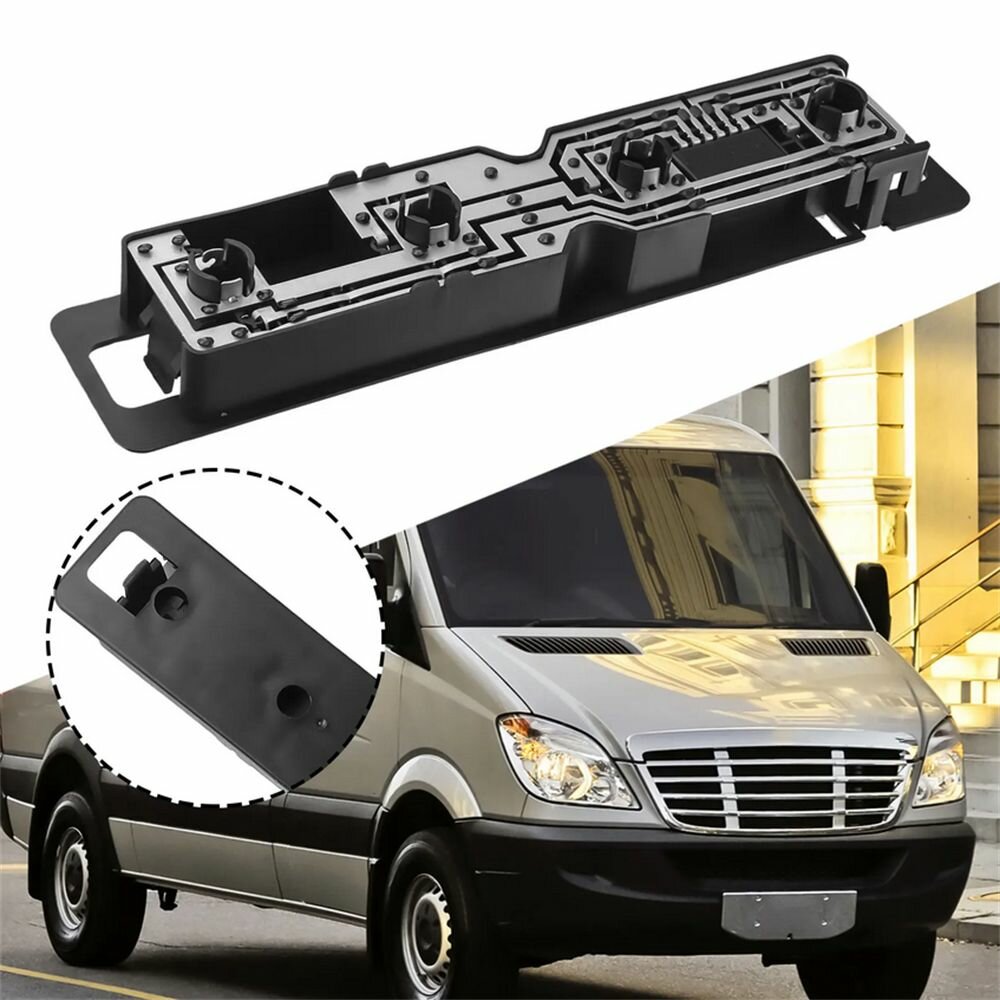 Пластина заднего фонаря - Dodge 05103596AA