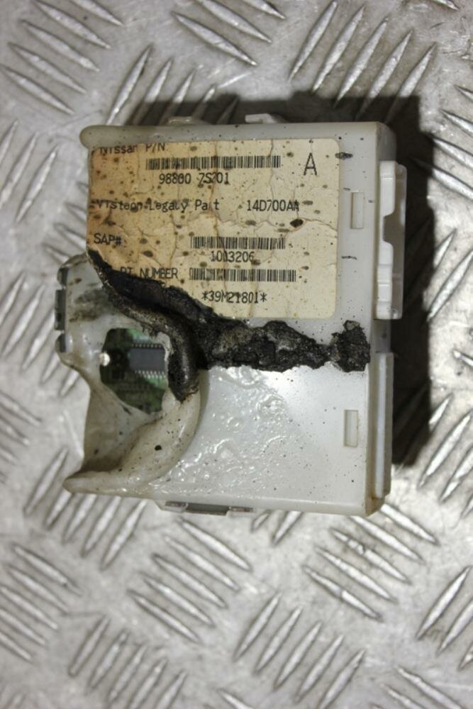 Блок электронный INFINITI QX 2004-2009 988007S201