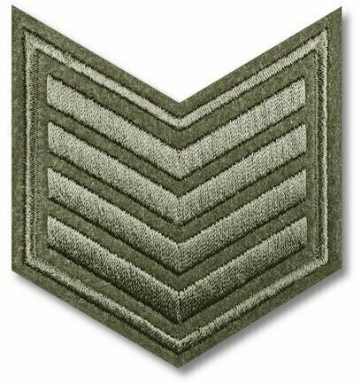 Нашивка Курсовка полевая, 4 курс. Без липучки. Размер 60x65 мм по вышивке.