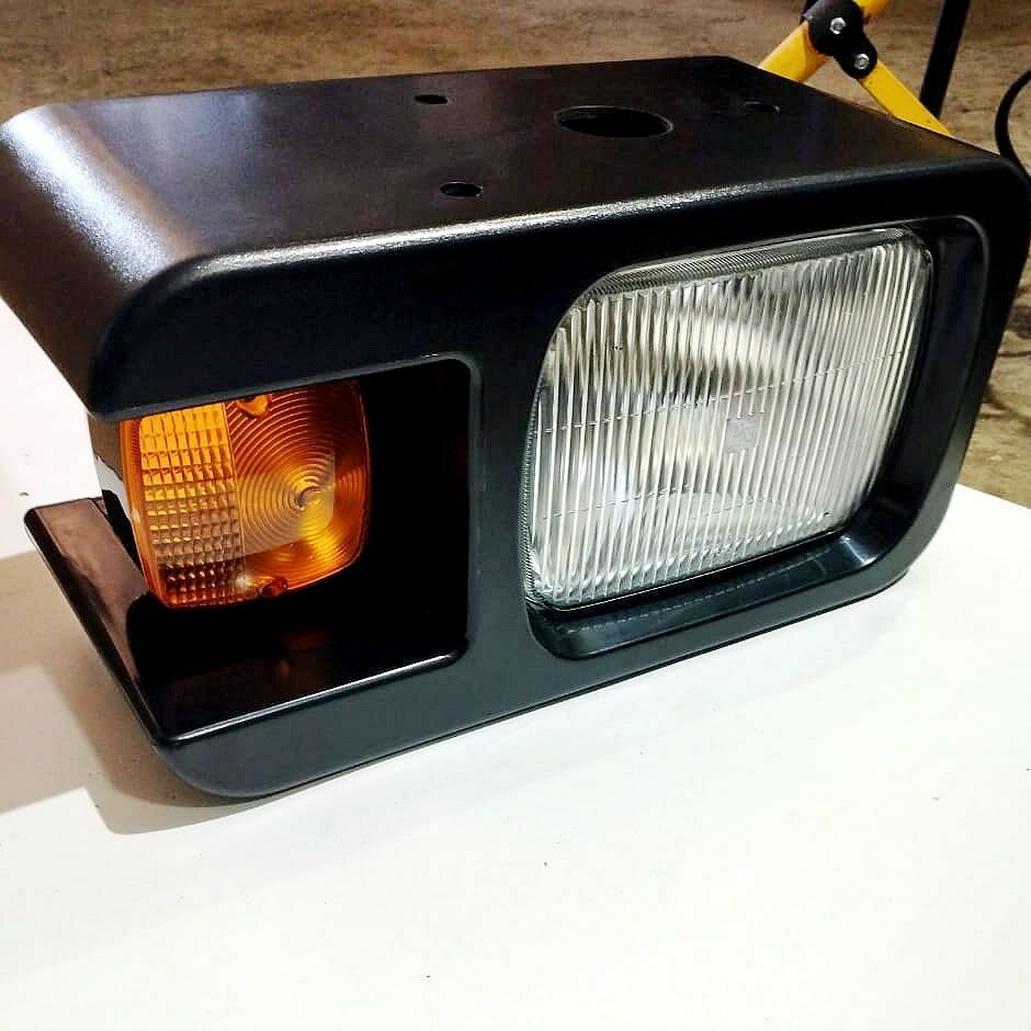 Фара головного света правая на погрузчик (РС.30,41,50) (LG936L, LG956L) XCMG/SDLG