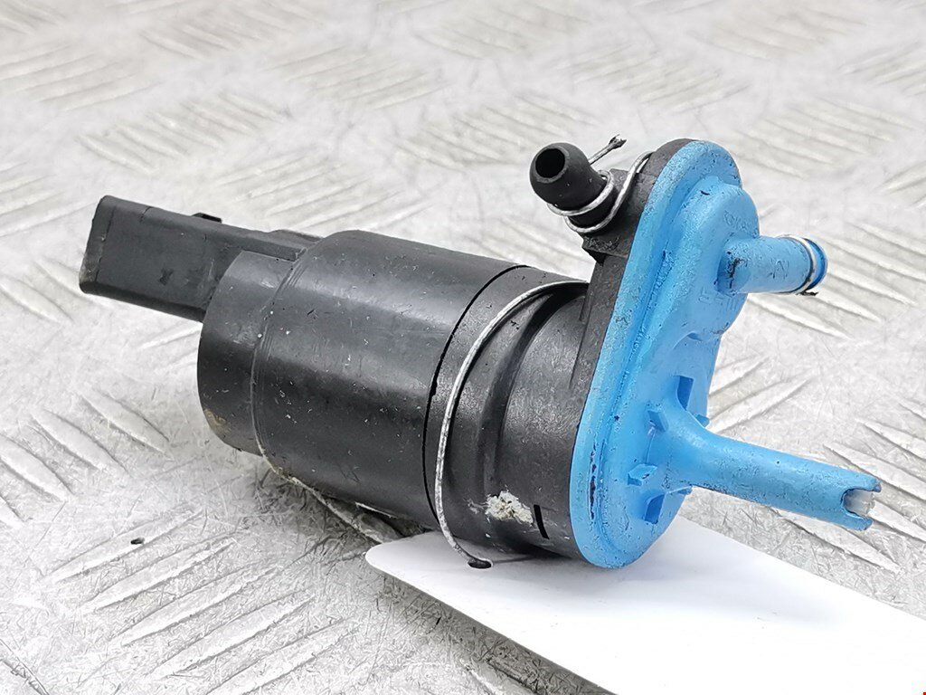 Насос (моторчик) омывателя Volkswagen Golf 4 1K6955651 арт. 2158222