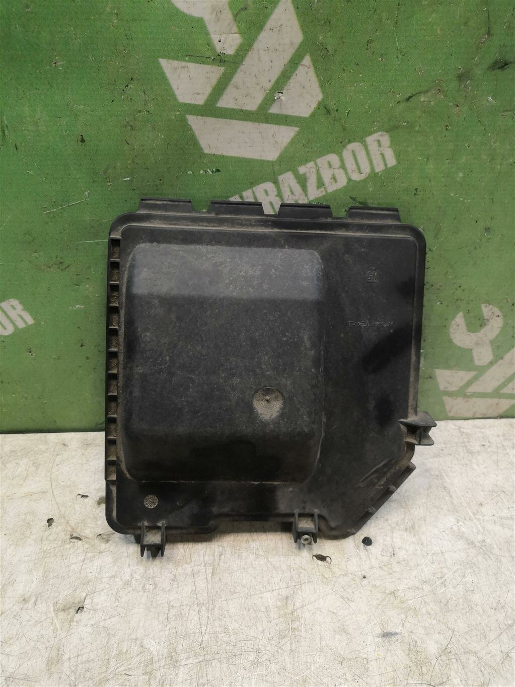 Корпус блока предохранителей Opel Meriva 2003-2010