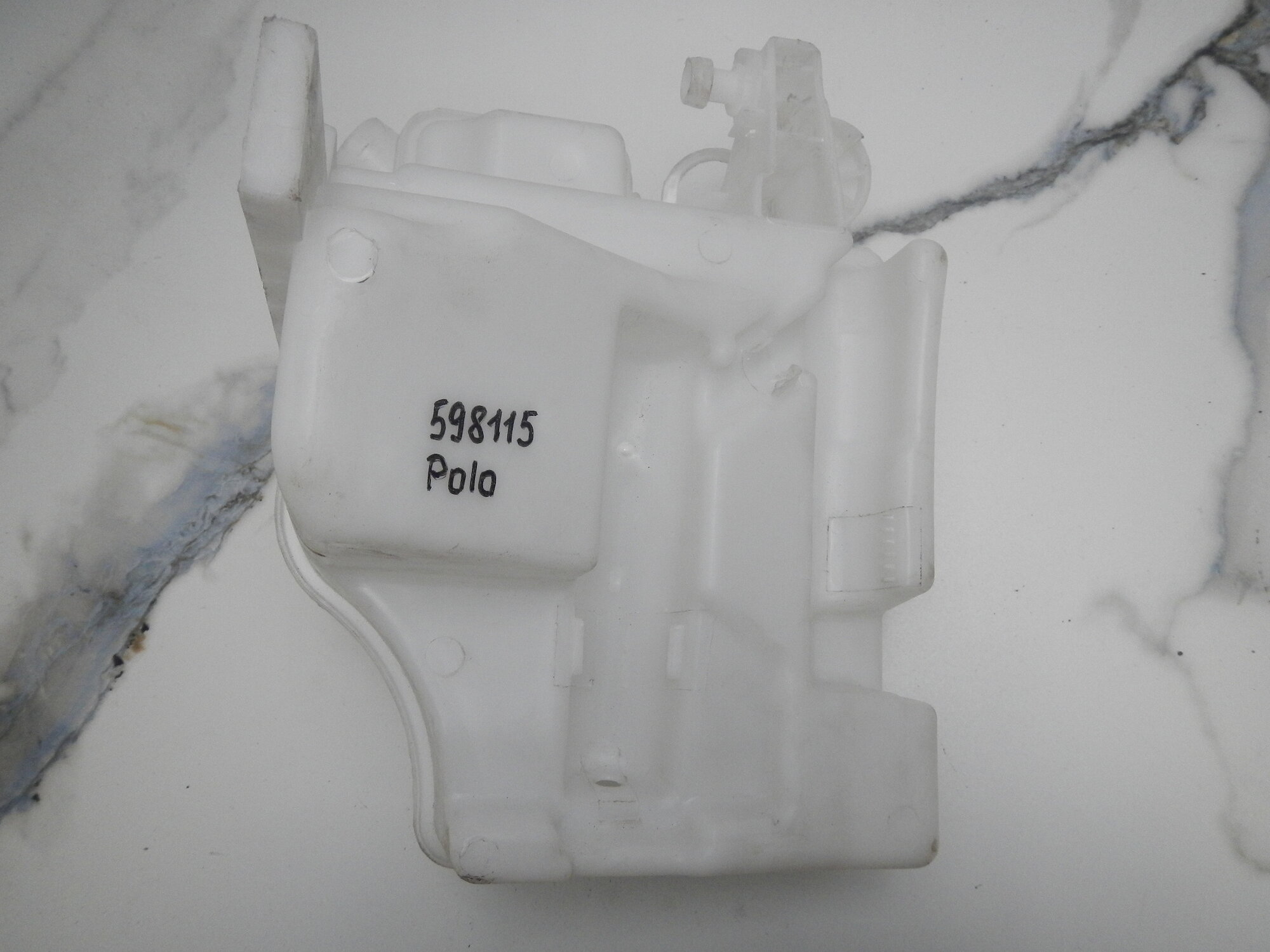 Б/У Бачок омывателя лобового стекла, Volkswagen (Фольксваген)-POLO (SED RUS) (11-) VOLKSWAGEN POLO (Sed RUS) (11-) OEM Ду...