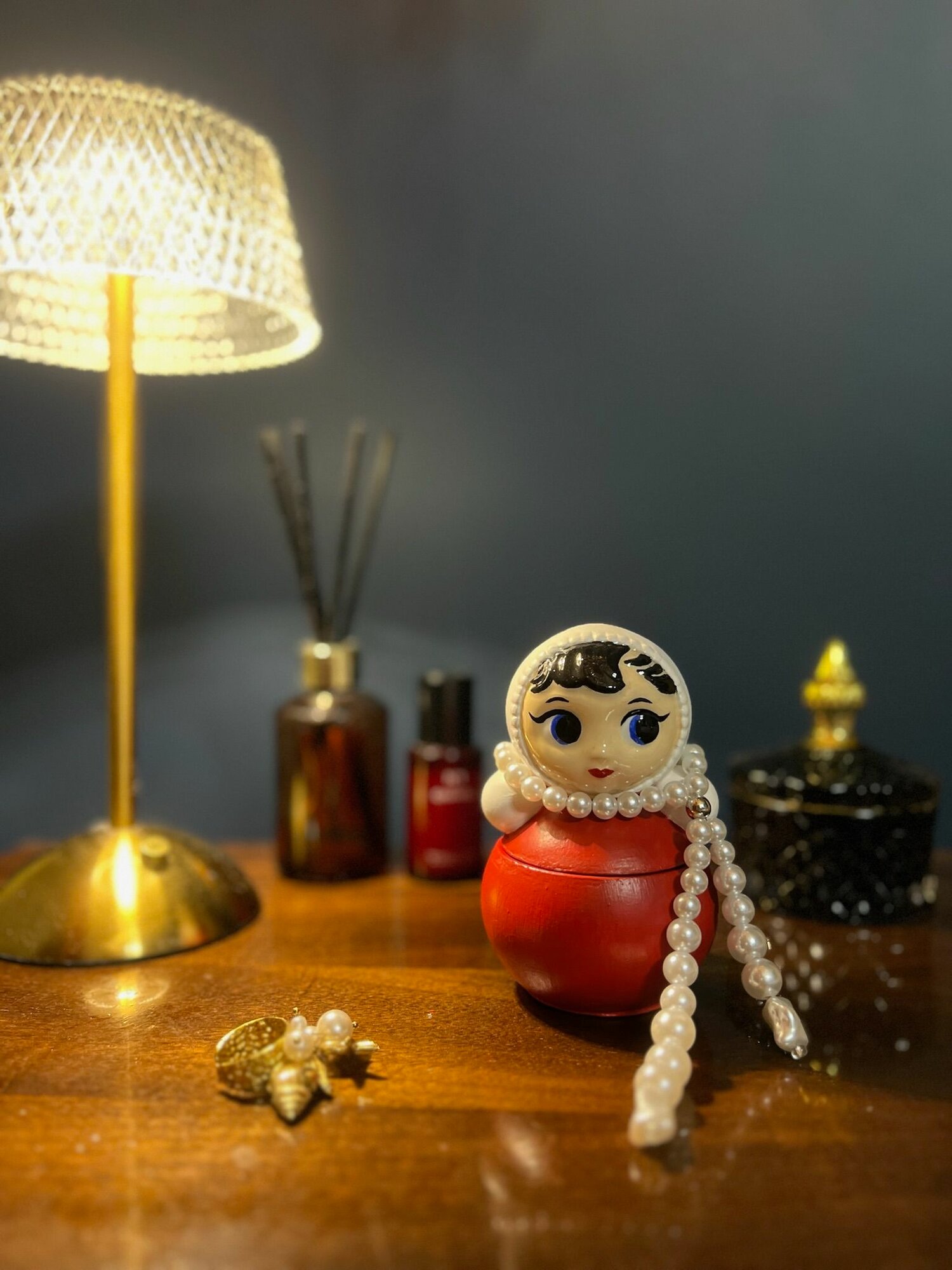 Шкатулка Красная неваляшка в русском стиле с жемчугом