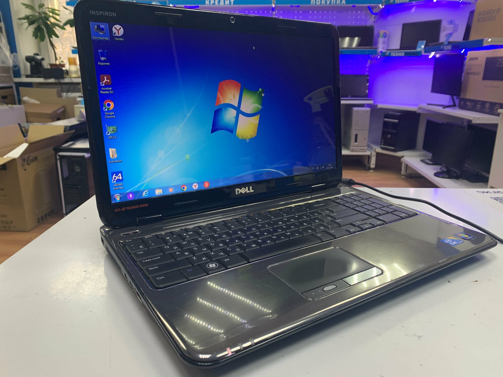 Ноутбук Dell Inspiron N5010-9219\Intel Core i5 M 480 2.67GHz (2+2 ядра)\4Gb\15.6" 1366x768\HDD 320Gb\ATI Mobility Radeon HD 5650 (1Gb) \Win 7