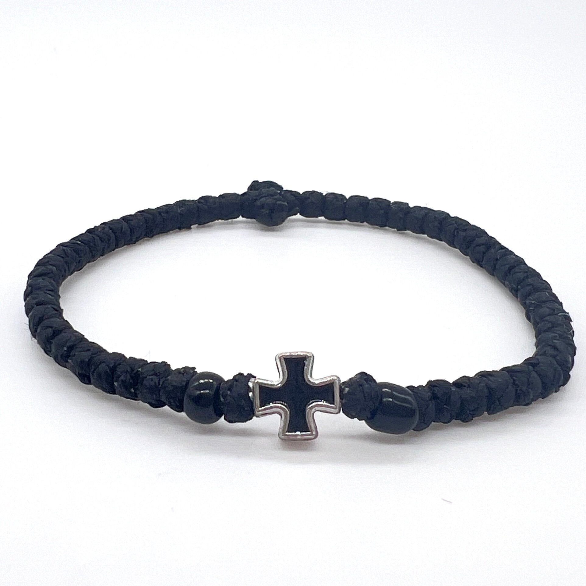 Плетеный браслет