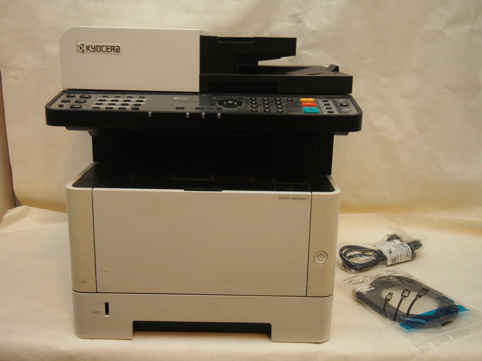 Лазерное МФУ KYOCERA Ecosis M2540DN с двусторонним сканированием ADF, Ethernet